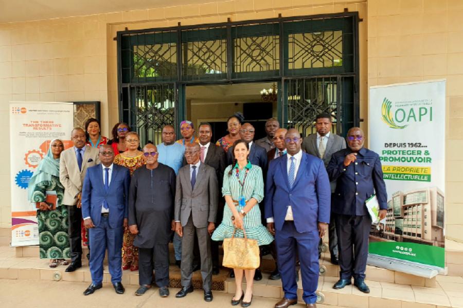 Protocole D’accord sur l’Innovation et l’Autonomisation des Femmes signé entre UNFPA et OAPI ...